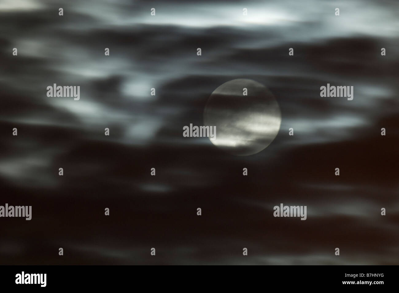 Full moon cloudy night sky hi-res stock photography and images - Alamy