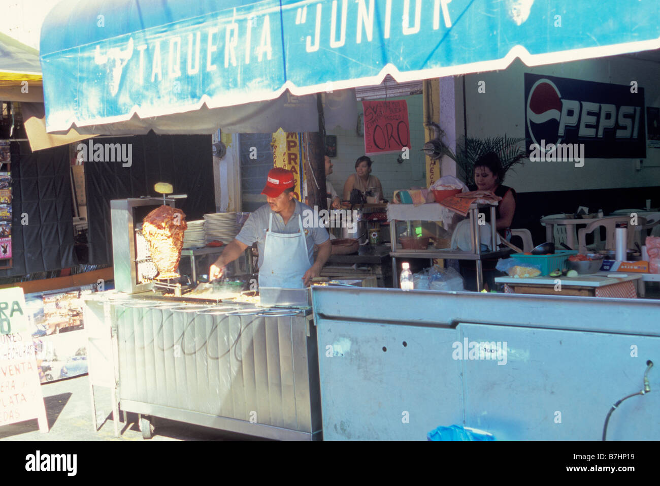 Taco vendor hi-res stock photography and images - Alamy