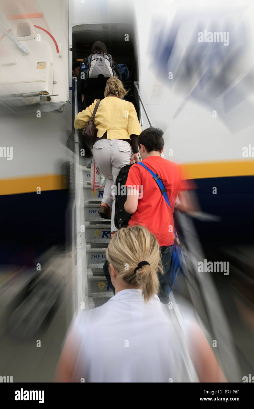 passengers boarding plane of Ryanair airline Stock Photo - Alamy