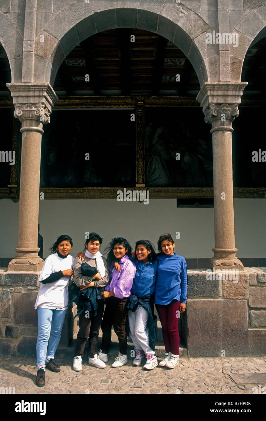 Peruvians, young women, tourists, Peruvian students, students, student ...