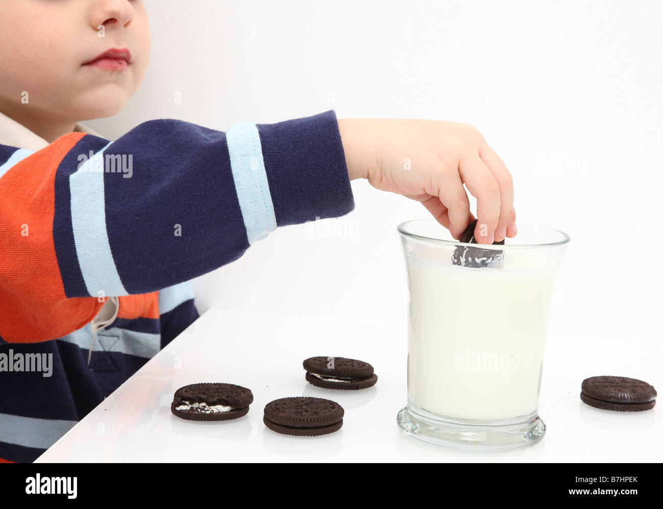 Oreo and milk dunk hi-res stock photography and images - Alamy