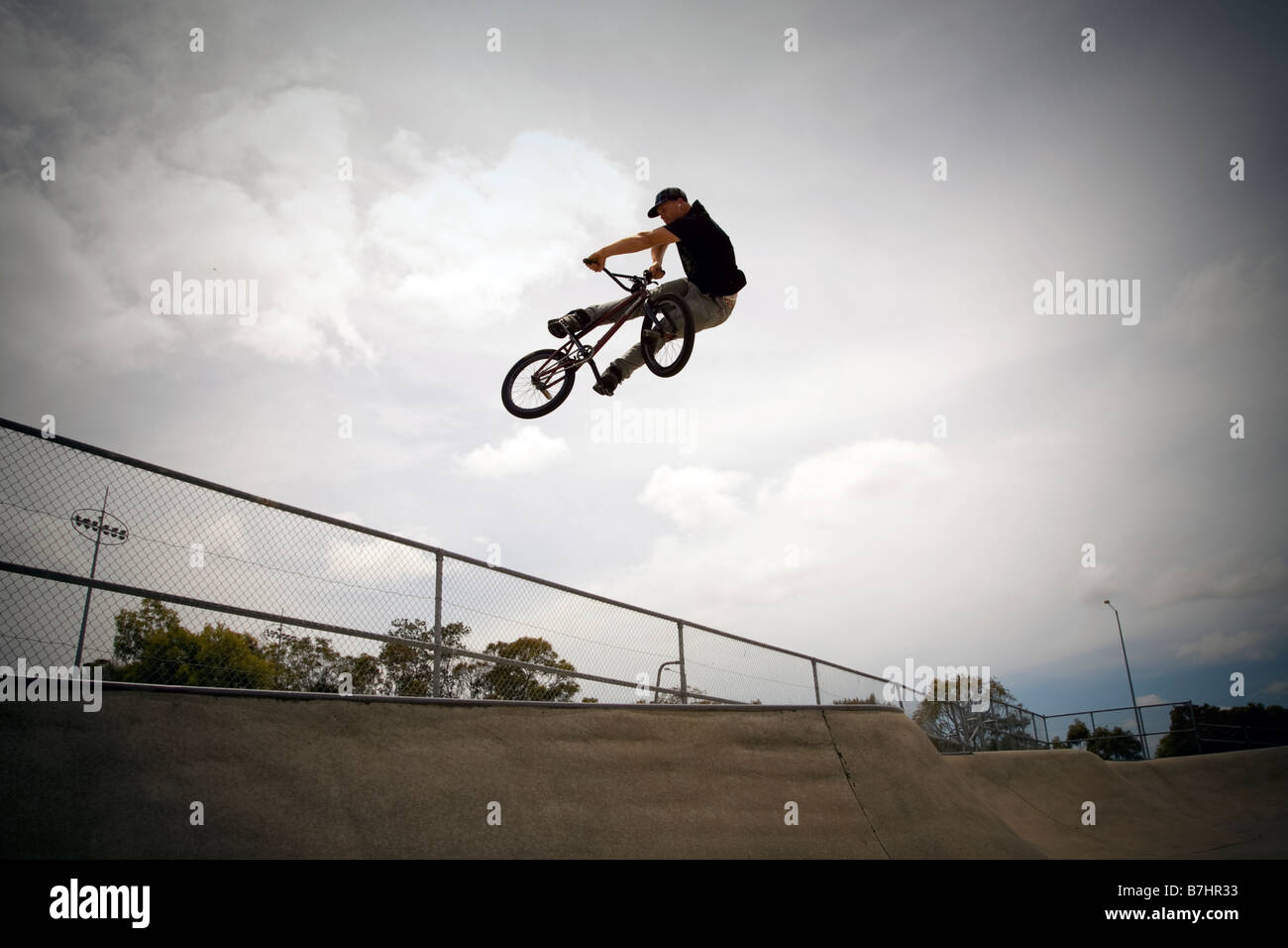 Half pipe bmx hi-res stock photography and images - Alamy