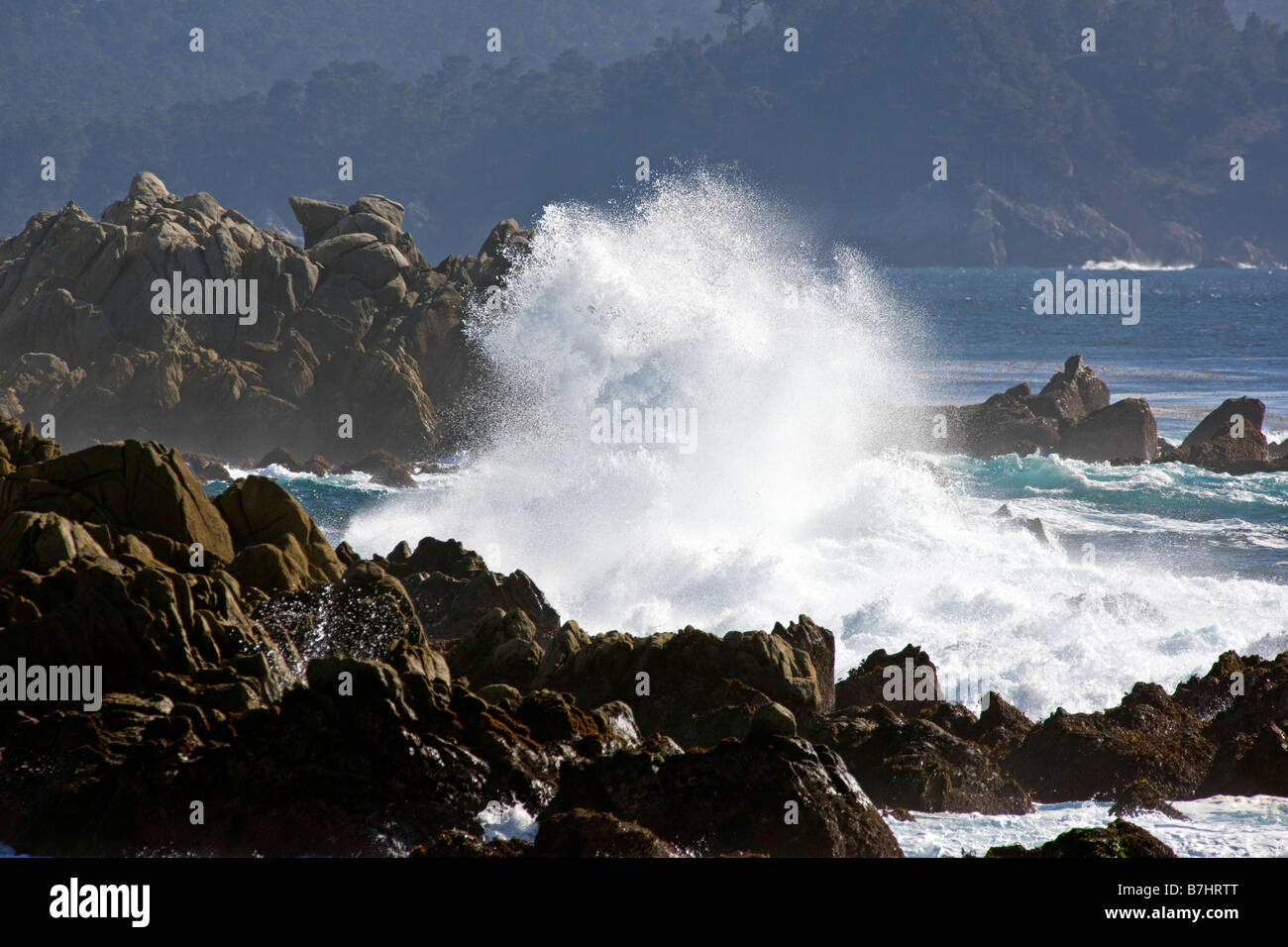 Pacific Ocean waves crashing ashore at Cypress Point Lookout, Pebble ...