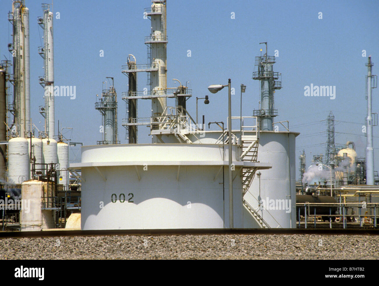 California oil refinery and tanks Stock Photo - Alamy