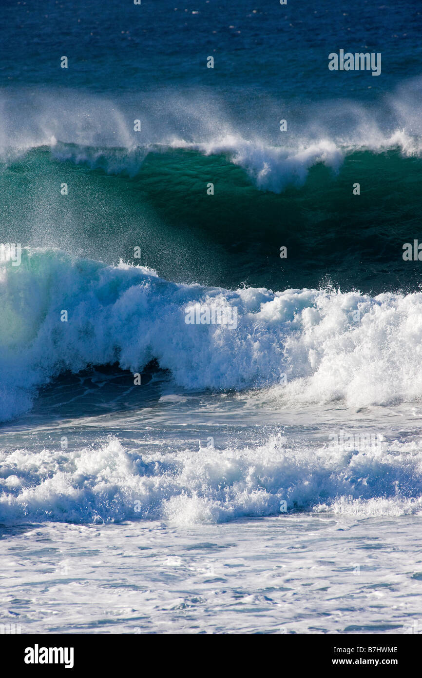Pacific Ocean waves crashing ashore near seal Rock Picnic Area, Pebble ...
