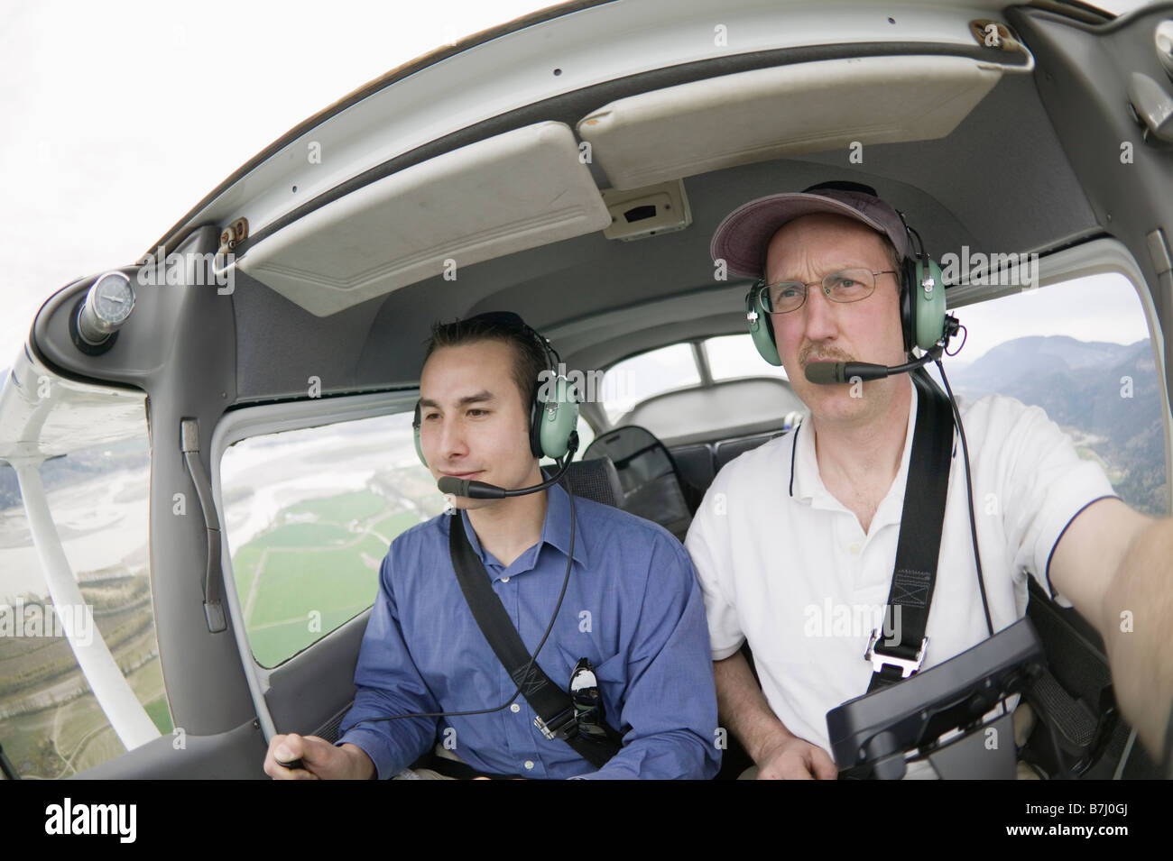 Cessna 172 cockpit hi-res stock photography and images - Alamy