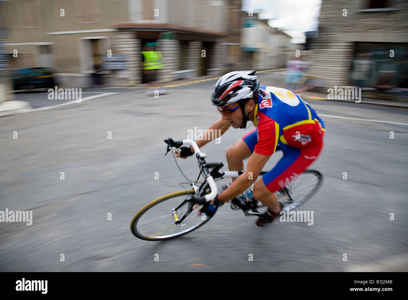Cyclist racing lean hi-res stock photography and images - Alamy