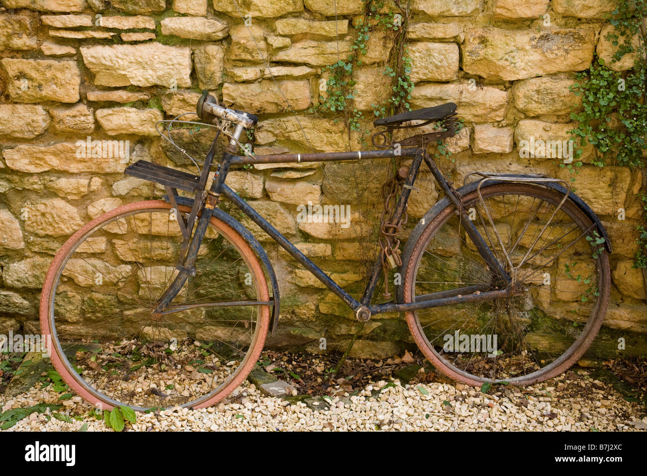 Chained to a wall hi-res stock photography and images - Alamy