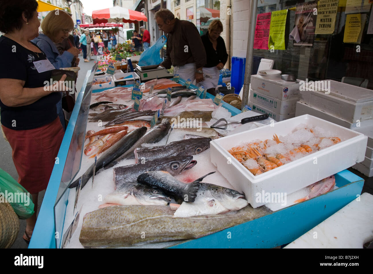 Fish stall hi-res stock photography and images - Alamy