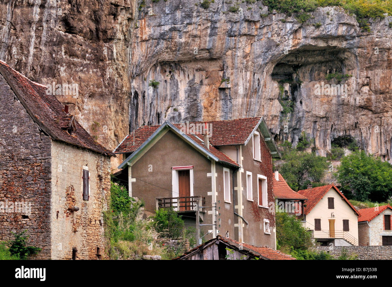 Houses under rocks in little village Cabrerets, Nature Park Causses du ...