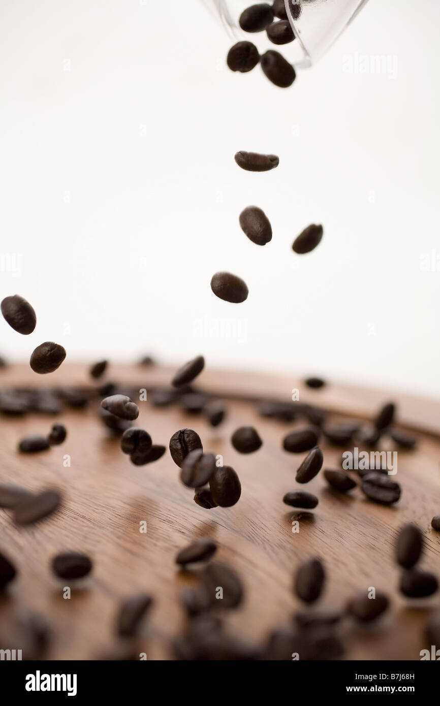 Dropping plates hi-res stock photography and images - Alamy