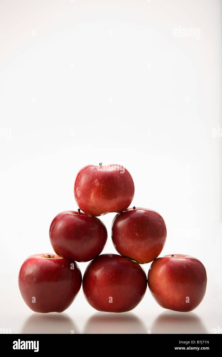 Pyramid of organic apples Stock Photo - Alamy