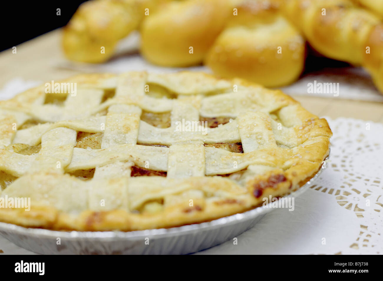 Home style pie hi-res stock photography and images - Alamy