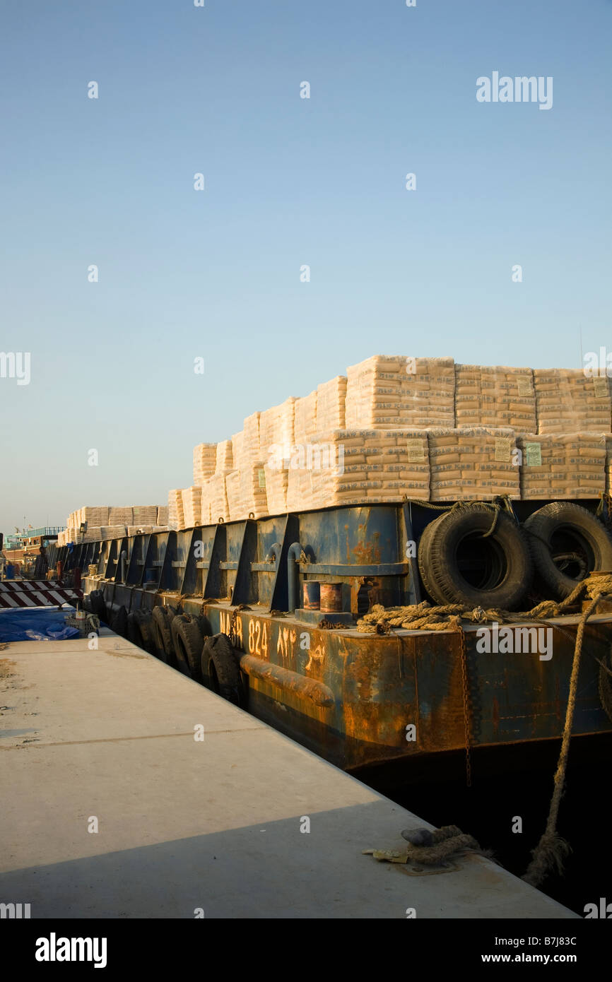 Loading lorry pallets hi-res stock photography and images - Alamy