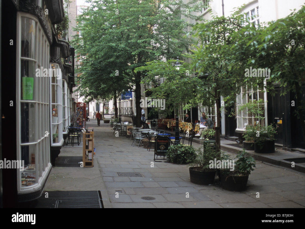 Woburn walk victorian pedestrian street hi-res stock photography and ...