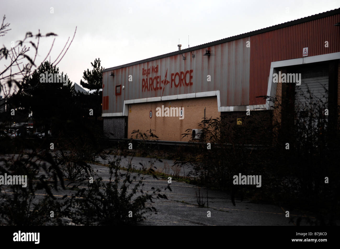 Royal mail parcel force hi-res stock photography and images - Alamy