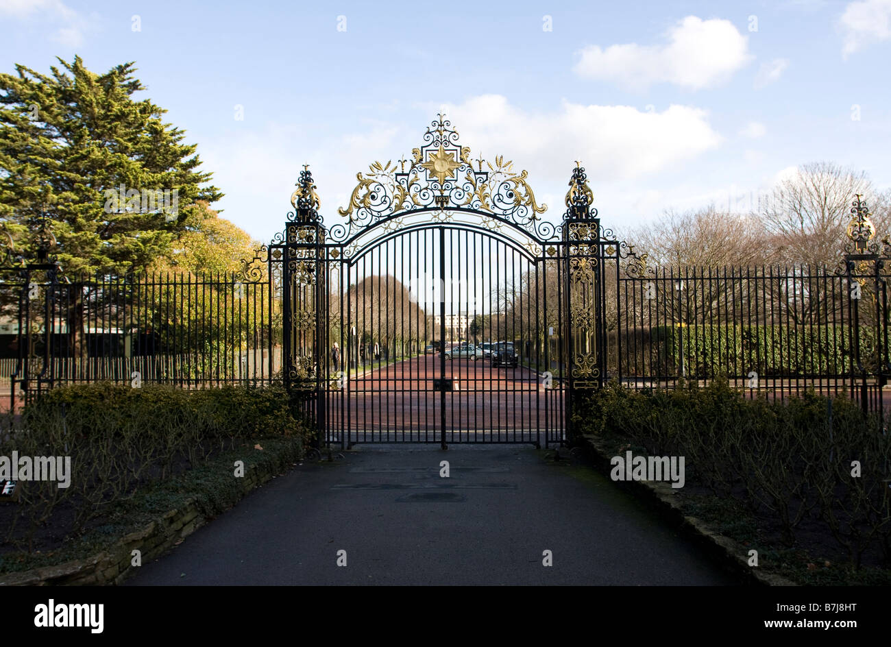 The Regents Park, gate Stock Photo - Alamy