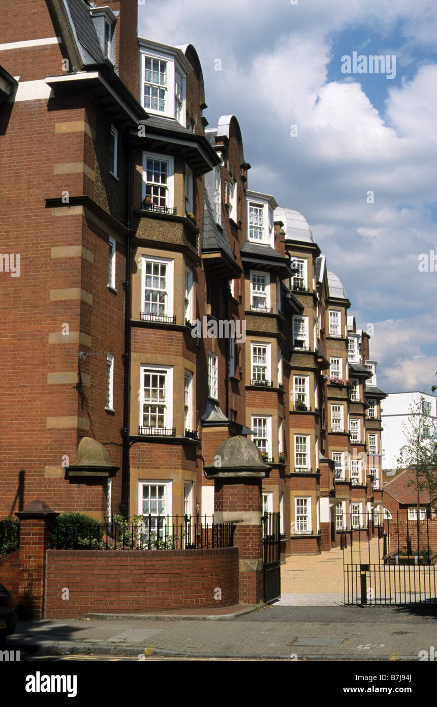 London, Samuel Lewis buildings, Liverpool Road Stock Photo - Alamy