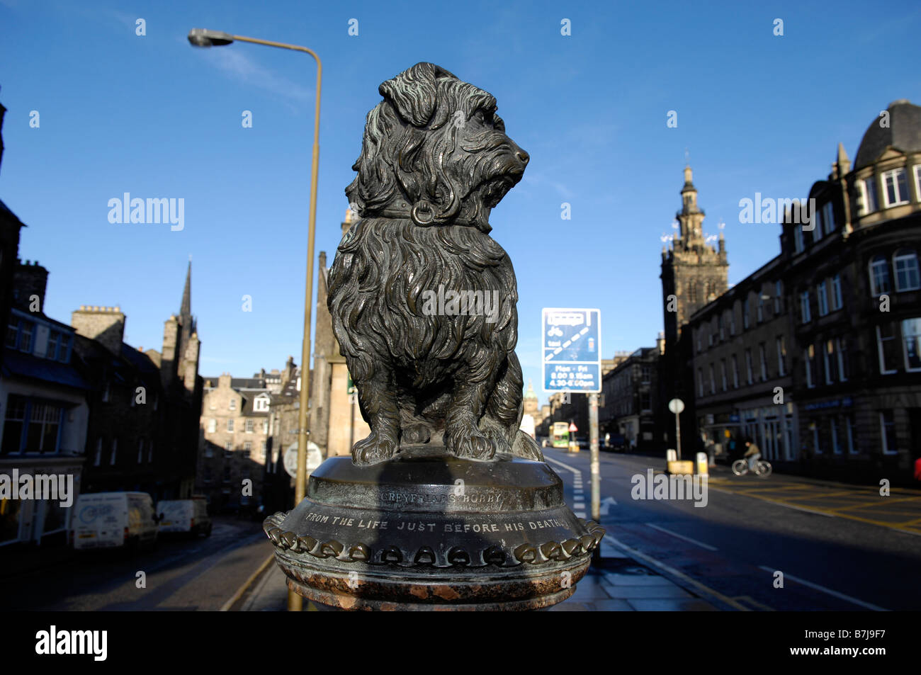 grey friars bobby statue in Edinburgh Stock Photo - Alamy