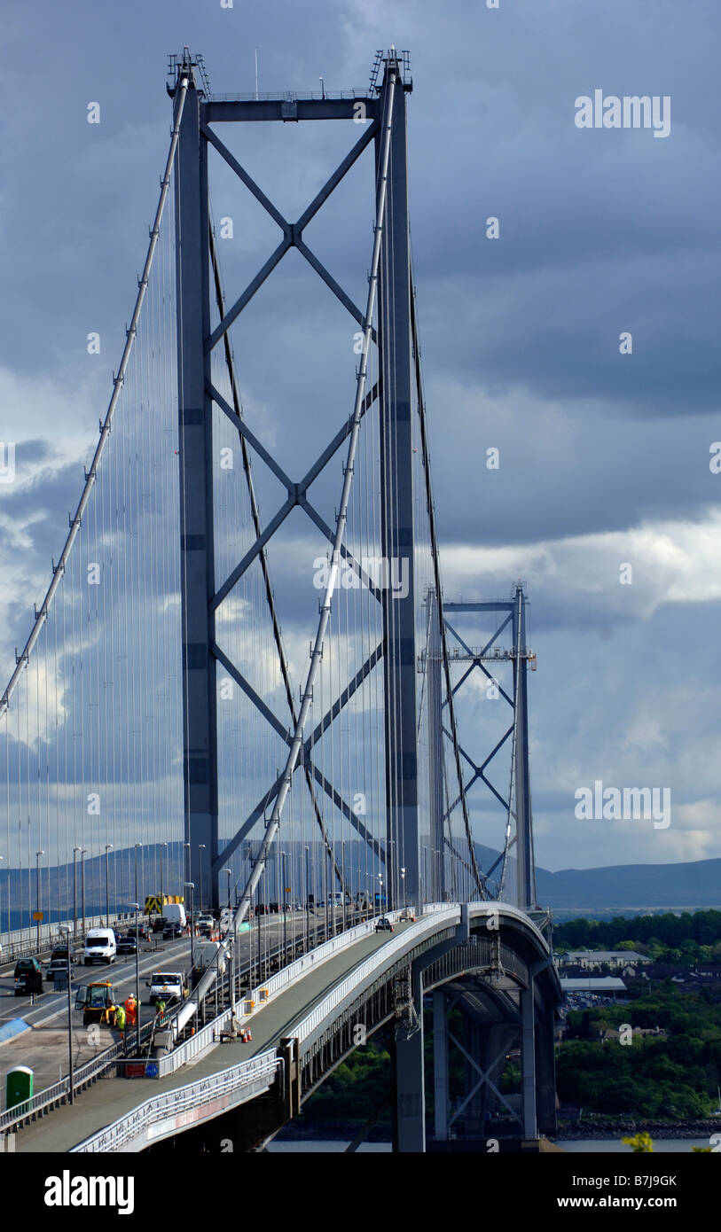 Forth road bridge cars hi-res stock photography and images - Alamy