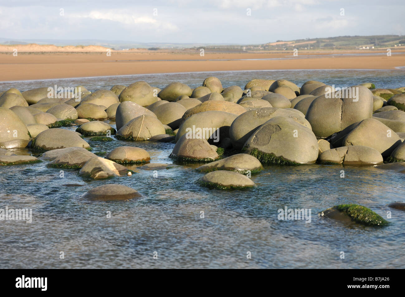 Walking rock pools hi-res stock photography and images - Alamy
