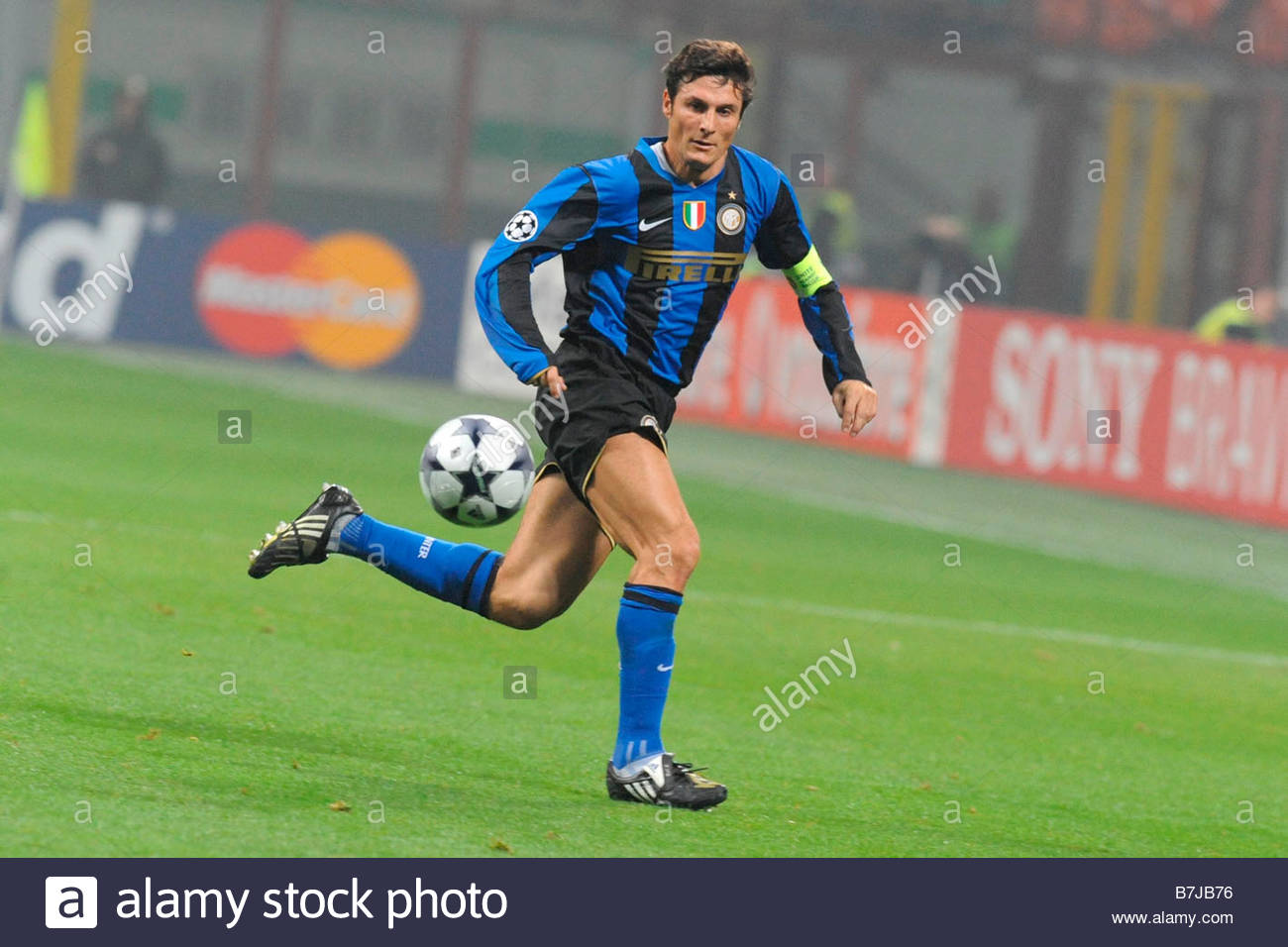 Javier Zanetti Stock Photos & Javier Zanetti Stock Images - Alamy