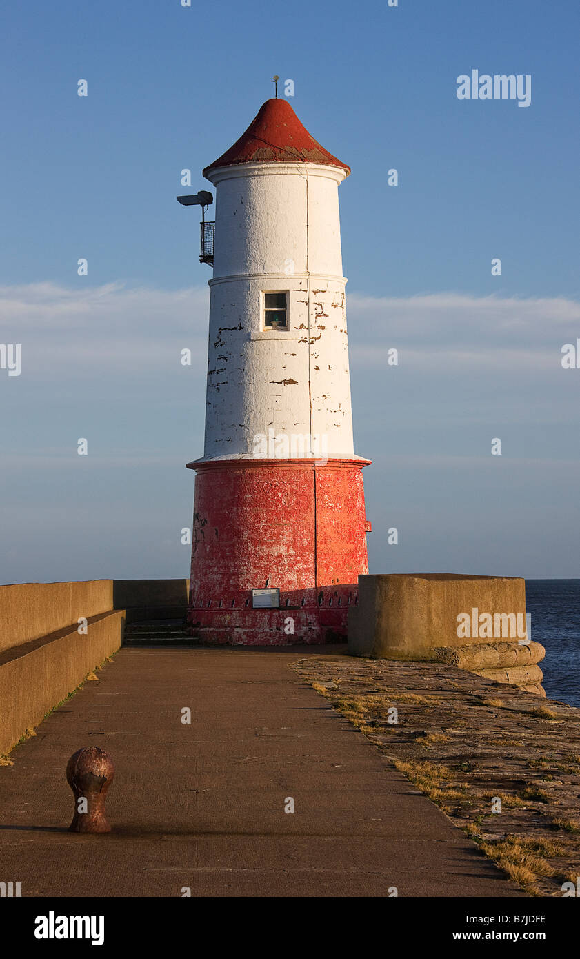 Berwick pier lighthouse hi-res stock photography and images - Alamy
