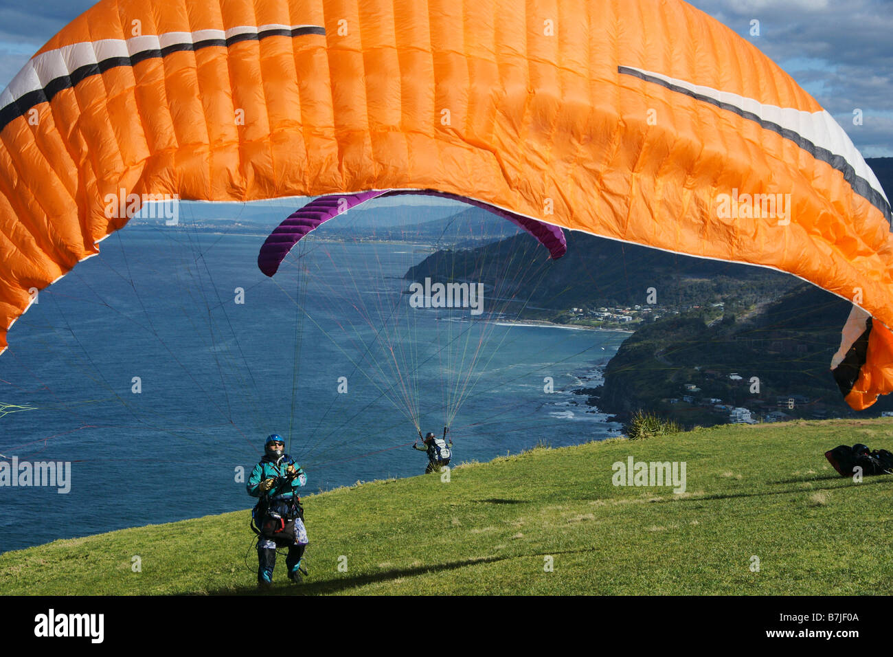 Paragliding launch hi-res stock photography and images - Alamy
