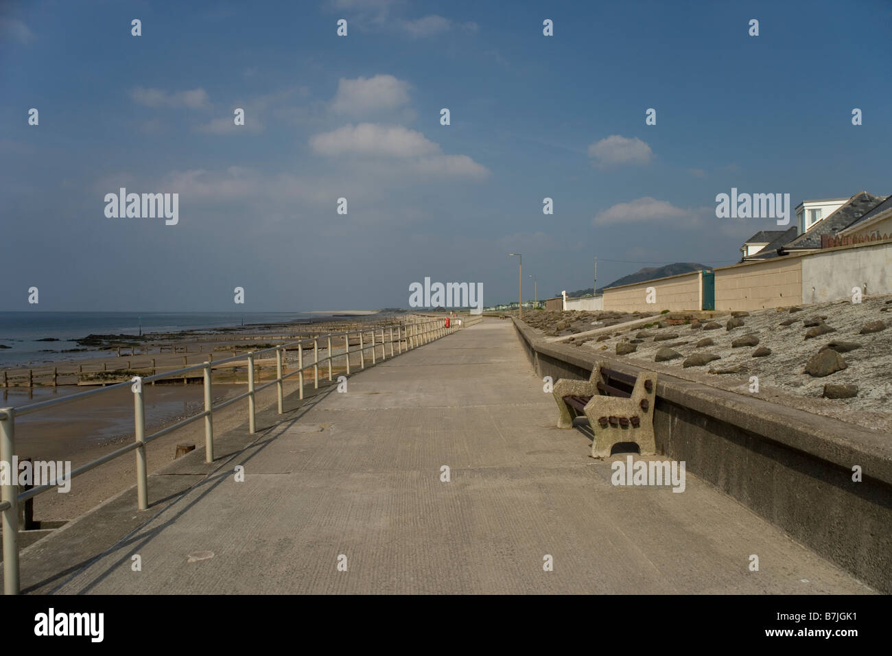 Tywyn promenade hi-res stock photography and images - Alamy