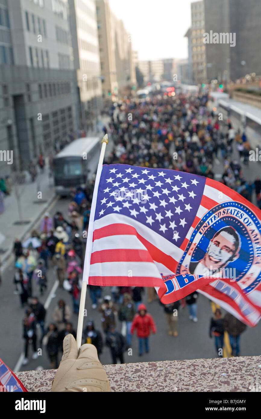 Crowd Walks Towards Obama Inauguration Stock Photo - Alamy