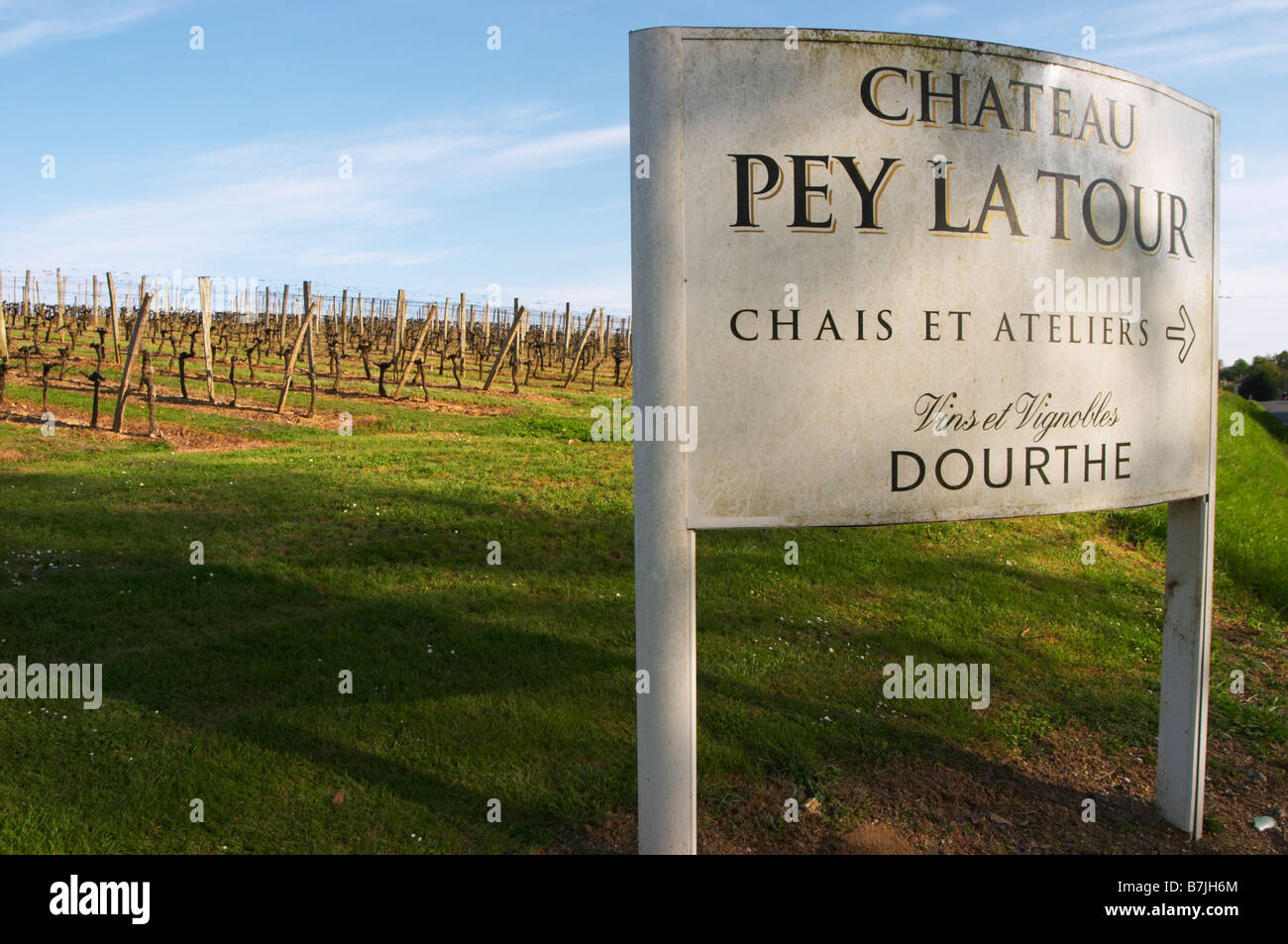 Chateau sign hi-res stock photography and images - Alamy