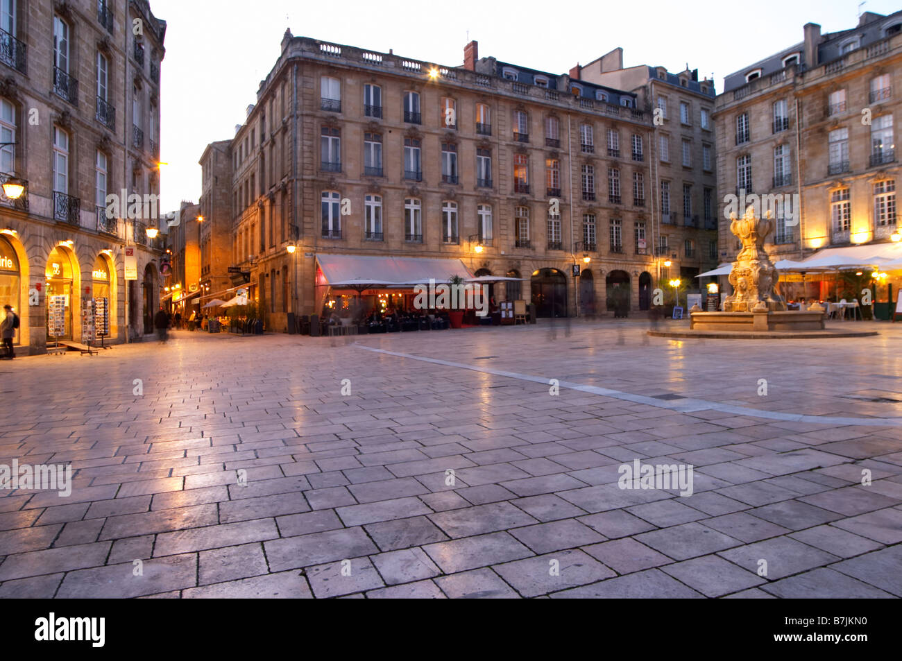 Place du Parlement bordeaux france Stock Photo - Alamy