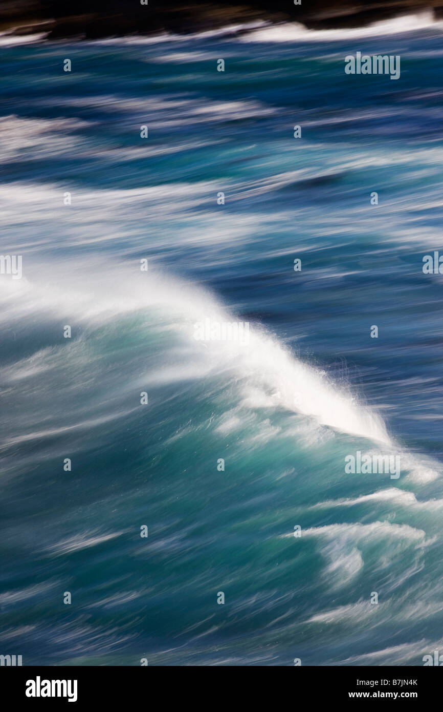 Pacific Ocean waves crashing ashore at Fanshell Overlook, Pebble Beach ...