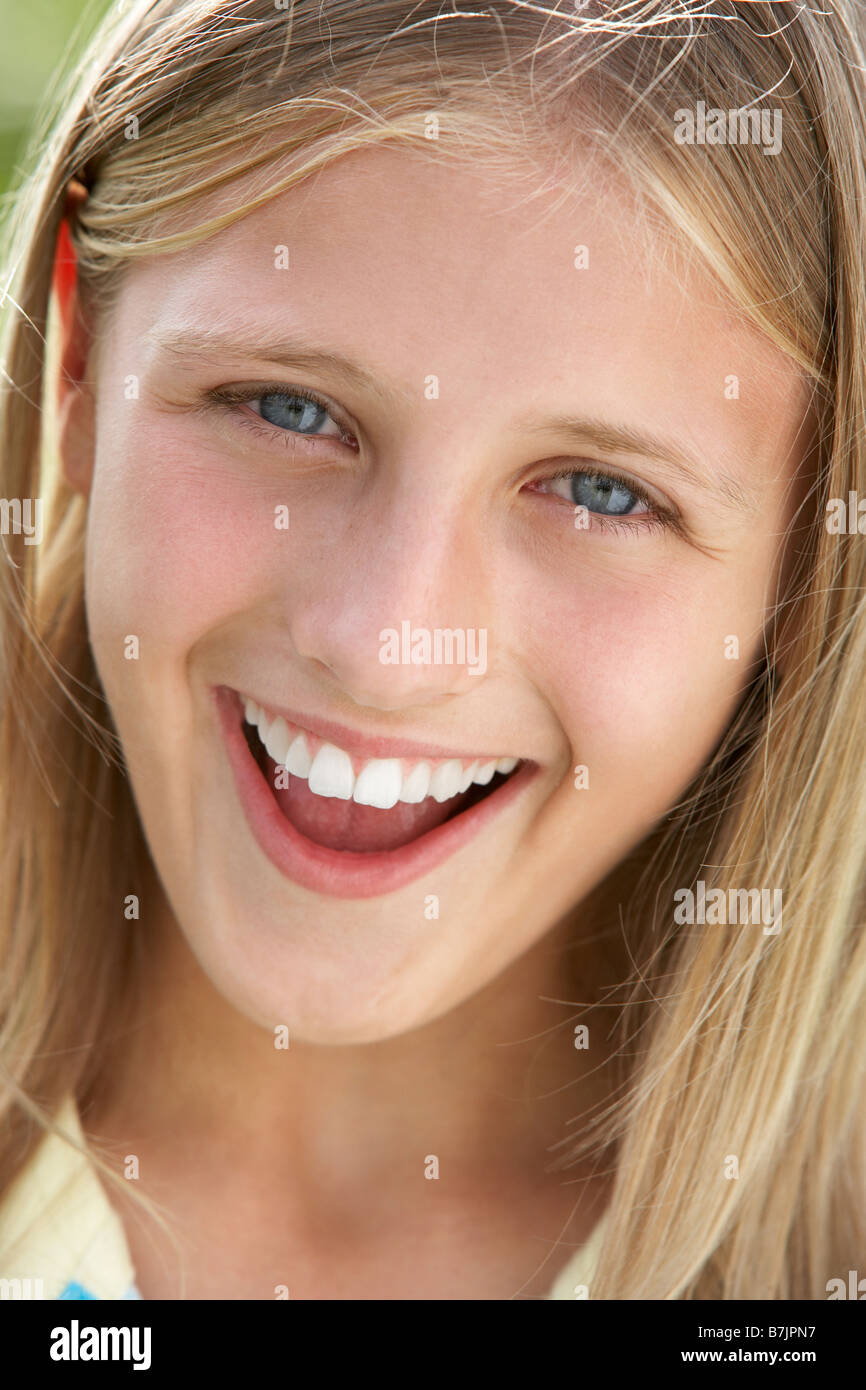 Mouth open 11 year old hi-res stock photography and images - Alamy