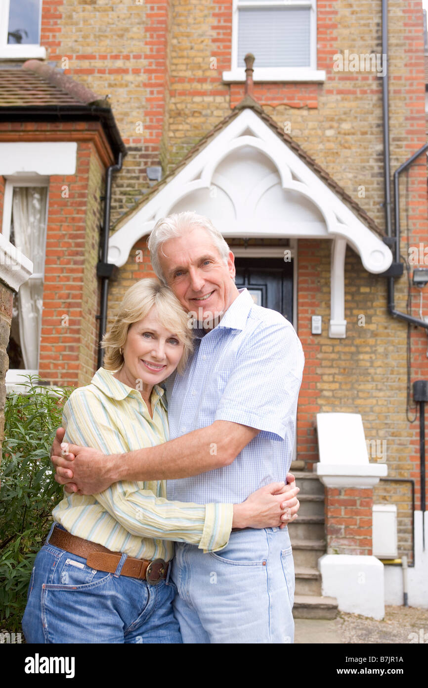 House man woman outside hi-res stock photography and images - Alamy