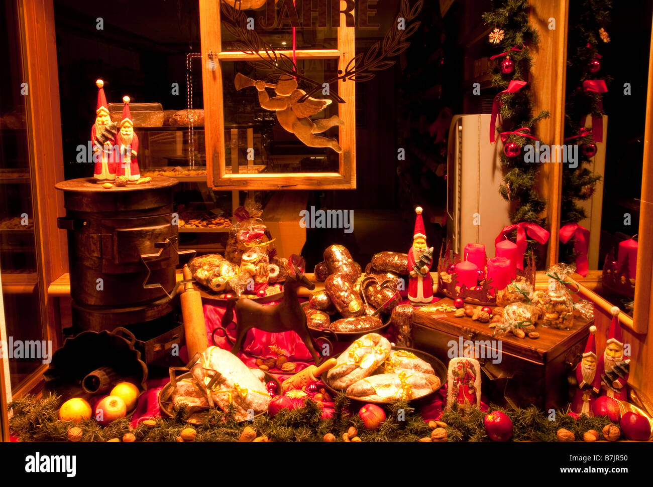 Bakery window at Christmas in Fussen Germany Stock Photo - Alamy
