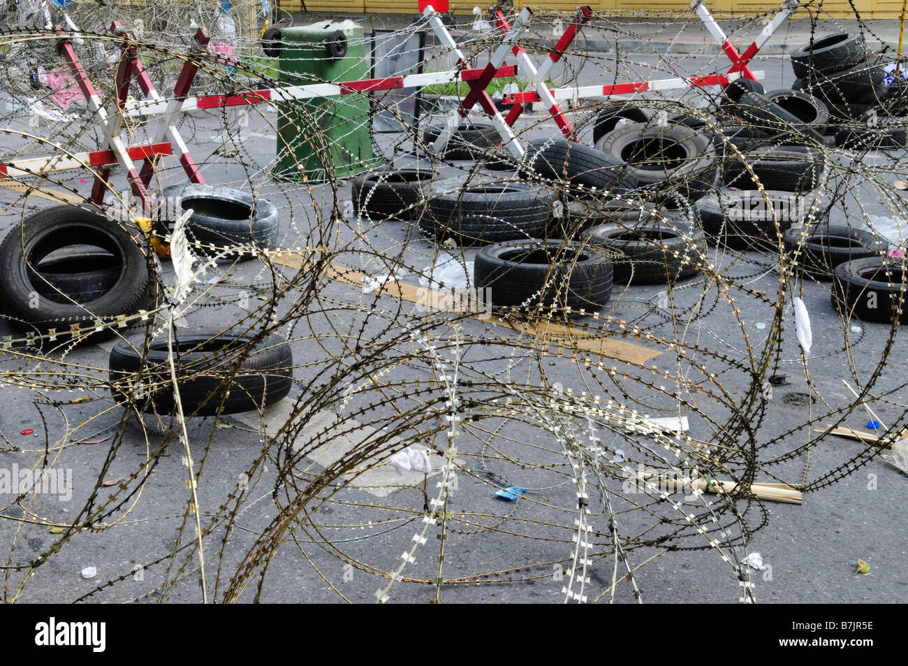 Razor wire barricades in Bangkok Thailand 2008 Stock Photo - Alamy