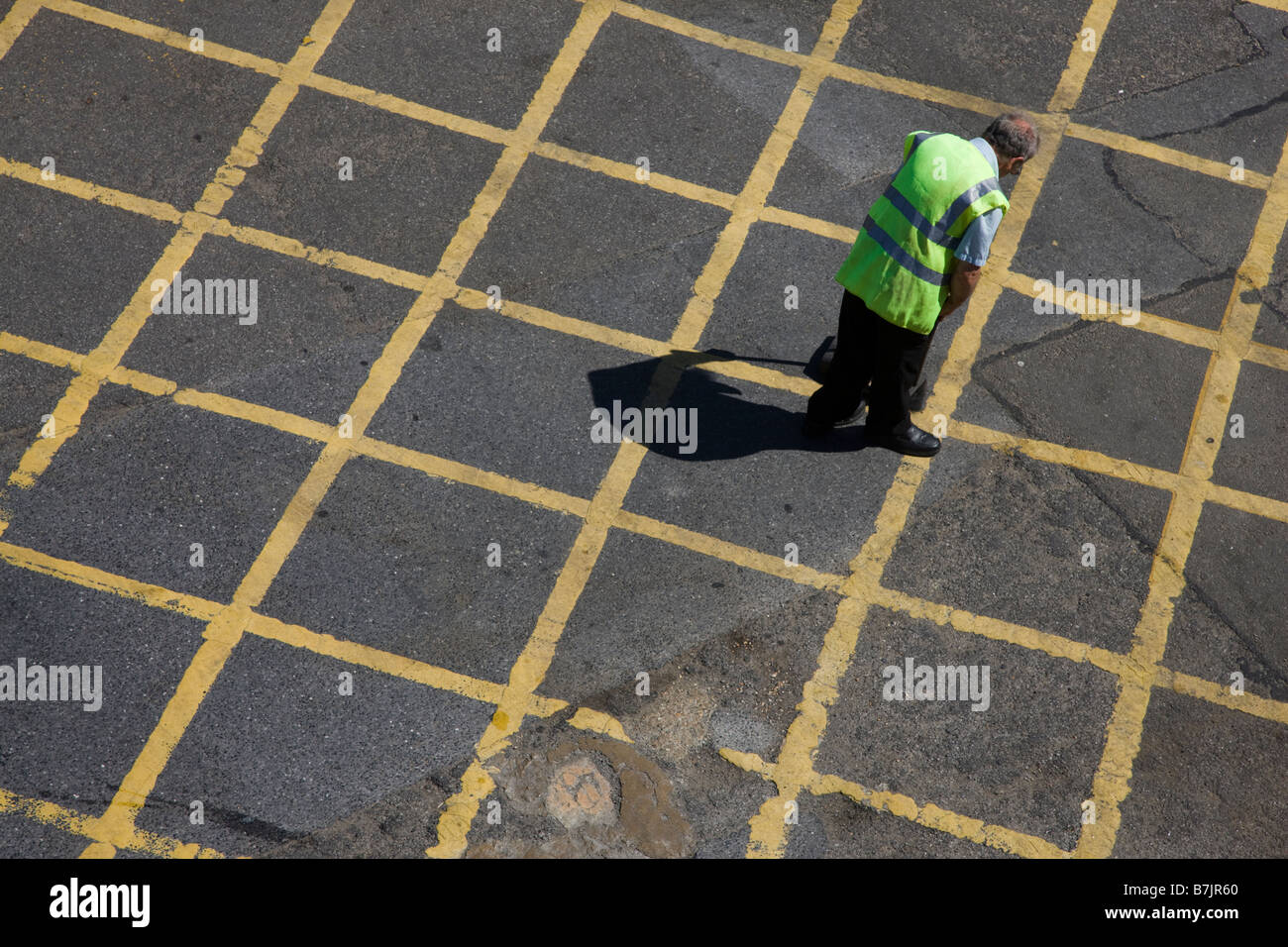 Litter picker man hi-res stock photography and images - Alamy