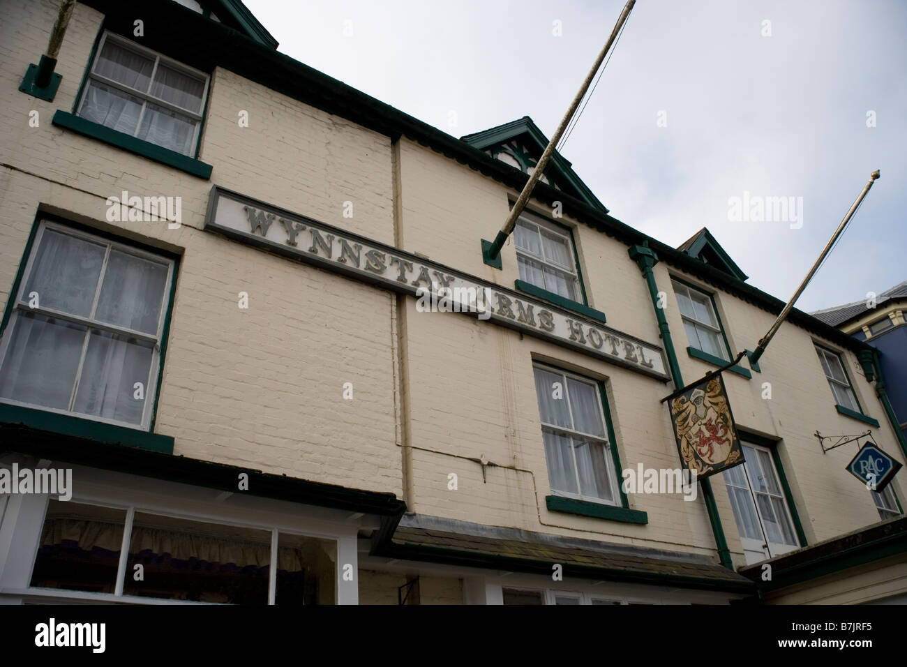 The Wynnstay Arms Hotel in Machynlleth, North Wales Stock Photo - Alamy