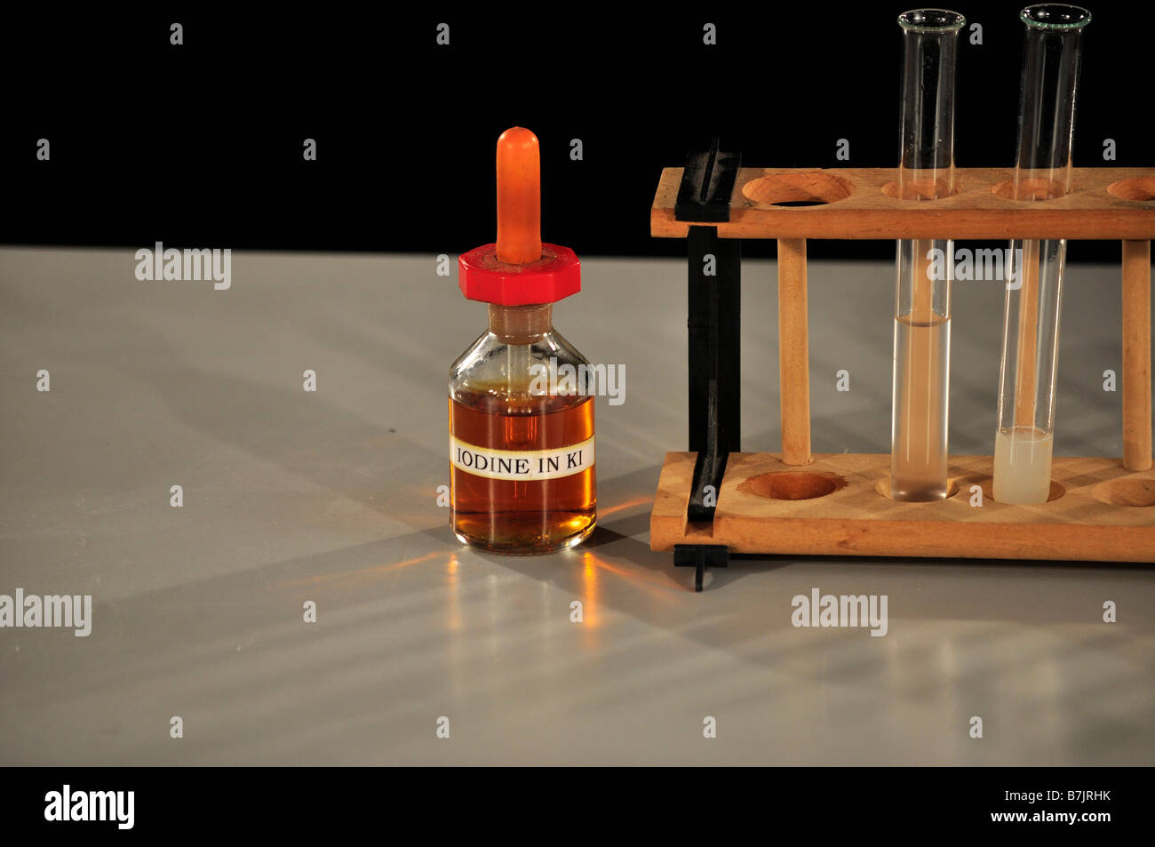 science laboratory equipment Stock Photo - Alamy