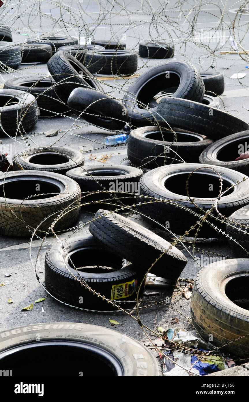 Razor wire barricades in Bangkok Thailand 2008 Stock Photo - Alamy