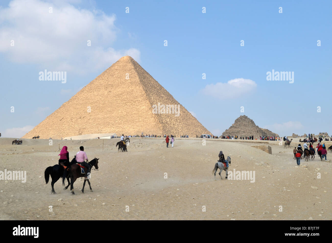 Egypt giza khufu pyramid hi-res stock photography and images - Alamy