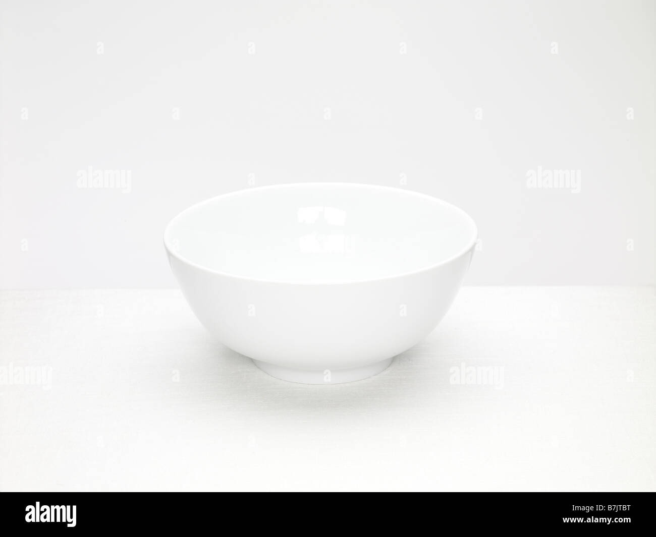 Empty ceramic bowl soup hi-res stock photography and images - Alamy