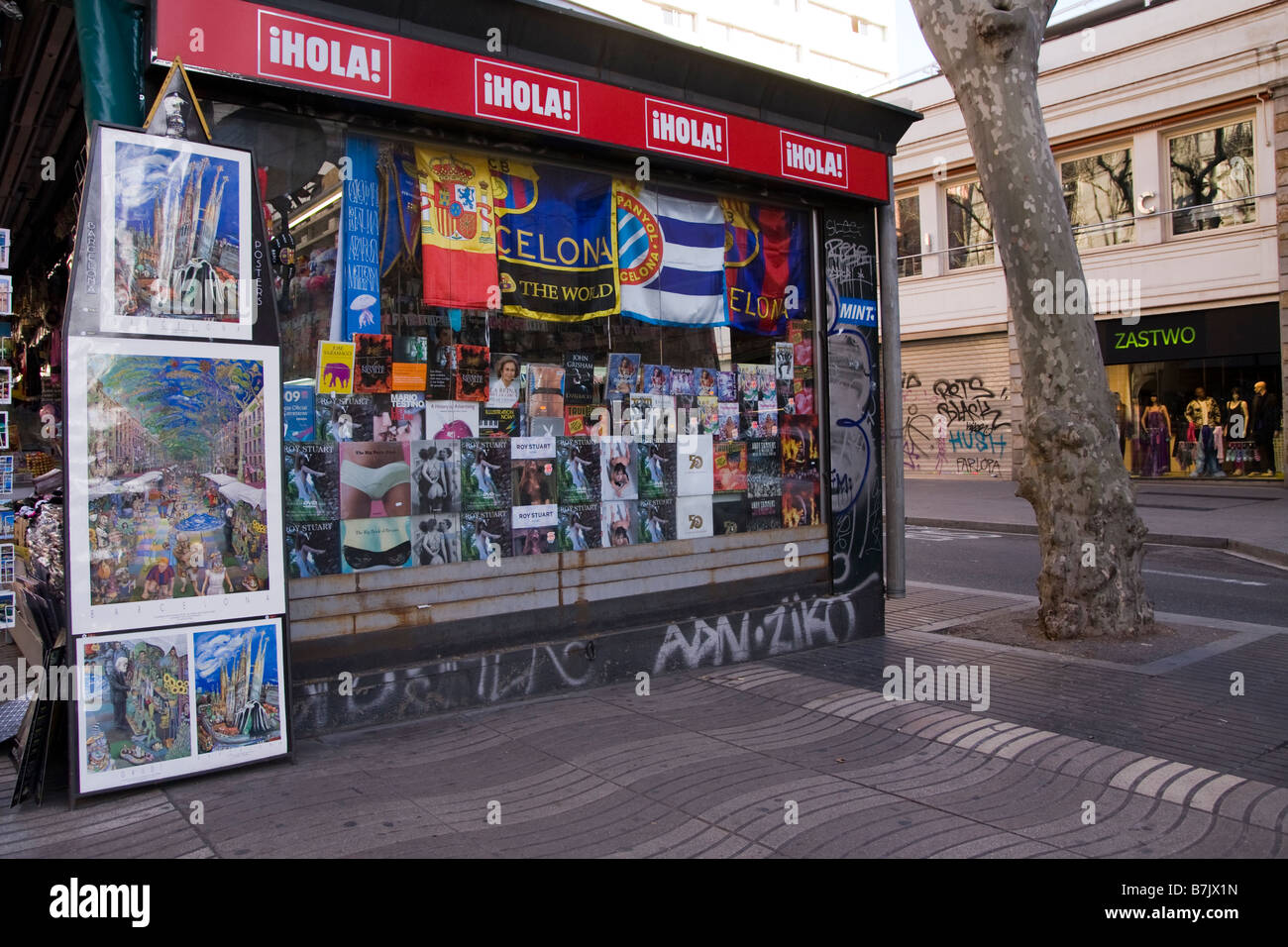 Newsagent window hi-res stock photography and images - Alamy