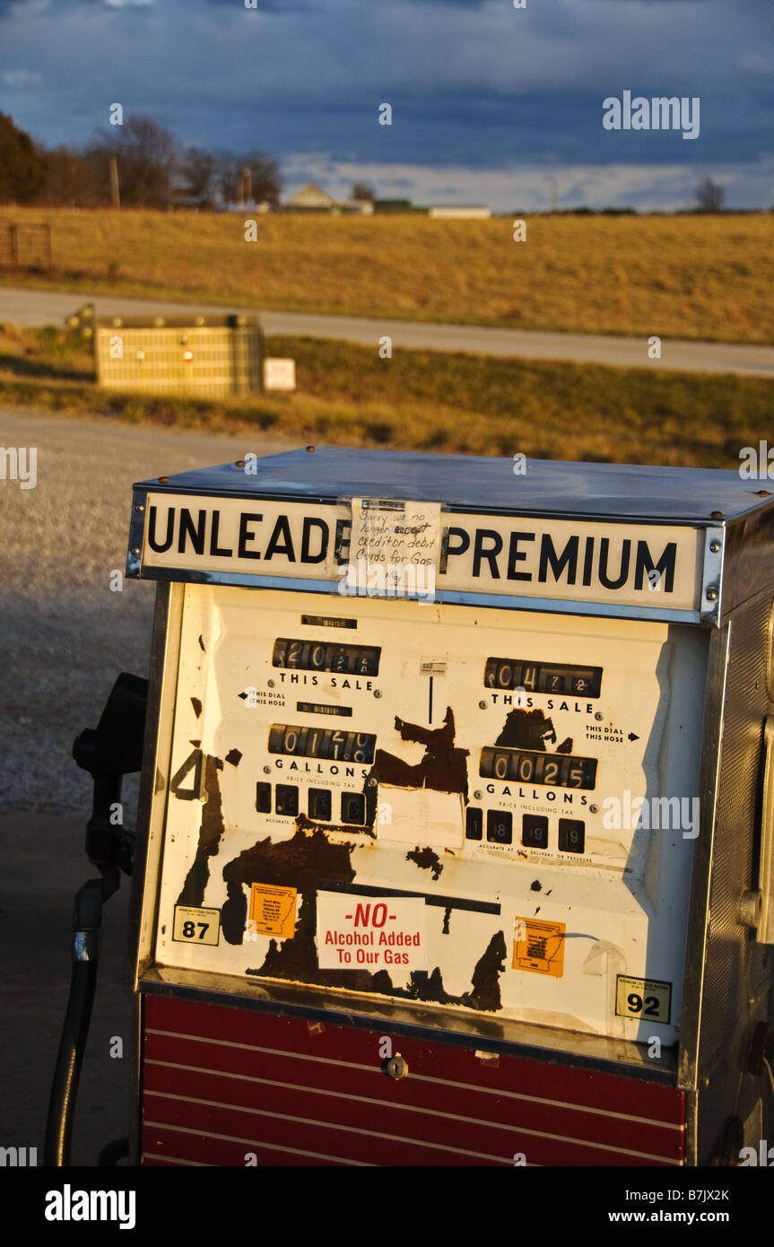 Analog fuel pump hi-res stock photography and images - Alamy