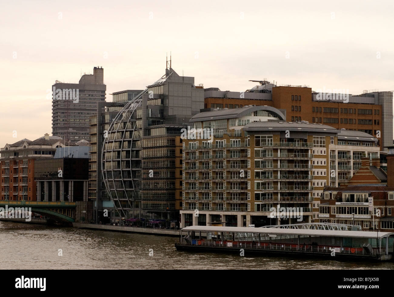 London thames river hi-res stock photography and images - Alamy