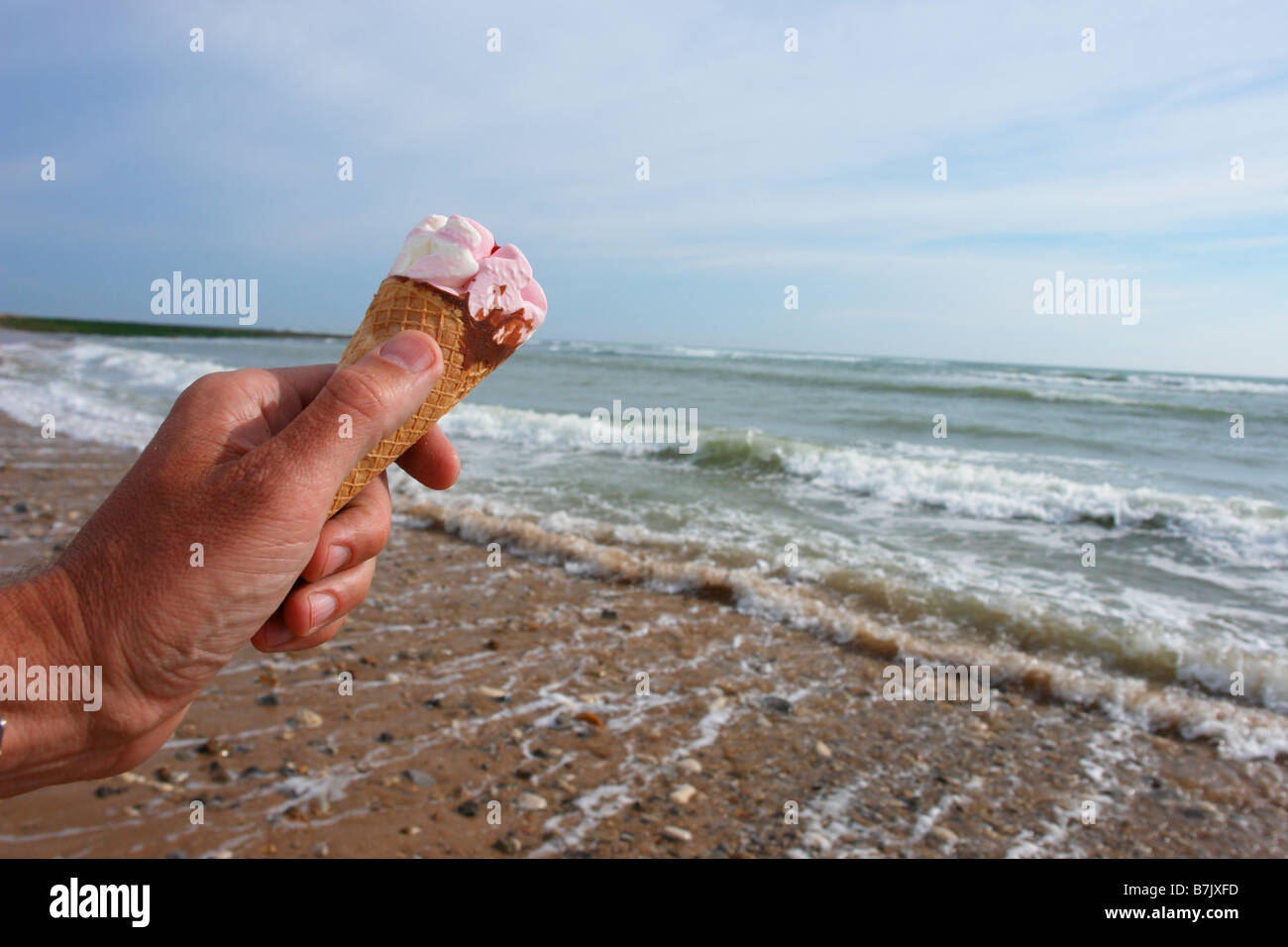 ice cream at the beach Stock Photo - Alamy
