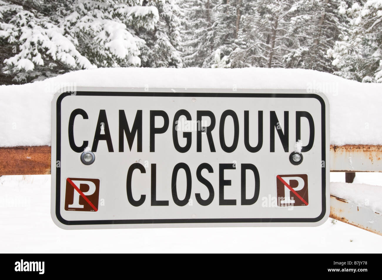 Camp campground hi-res stock photography and images - Alamy