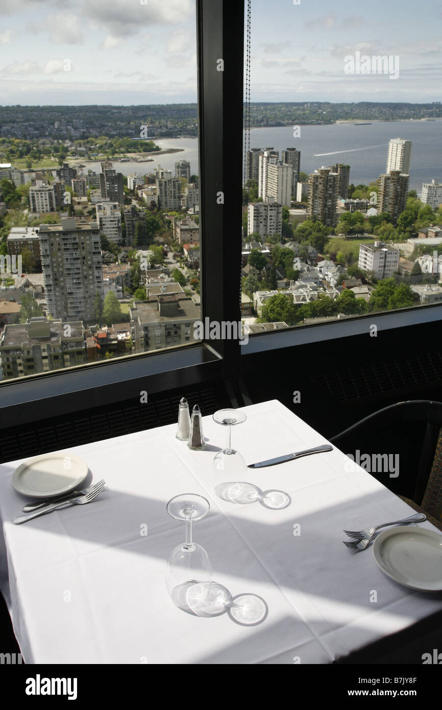 Revolving restaurant observation deck hi-res stock photography and ...