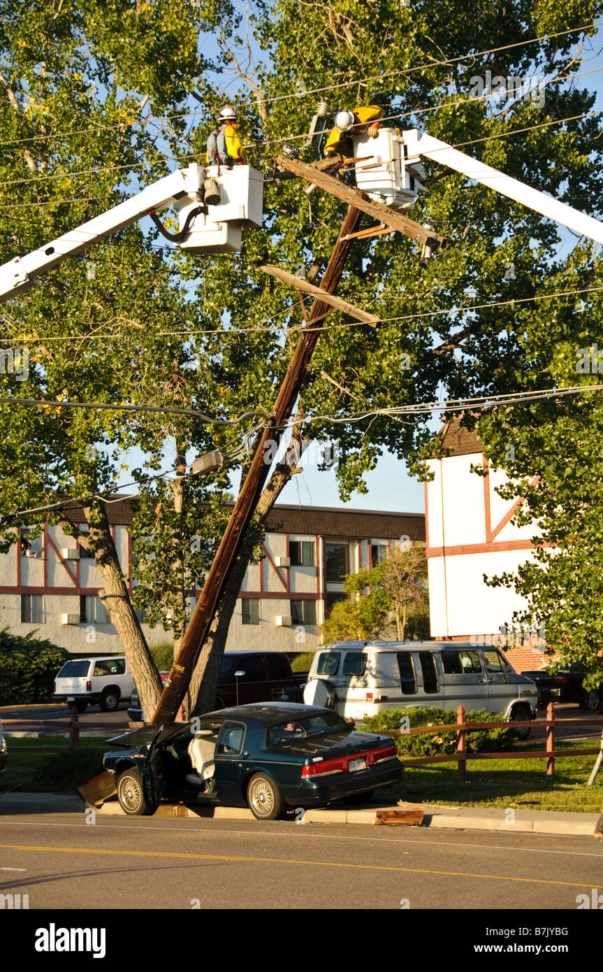 broken pole being repaired Stock Photo - Alamy